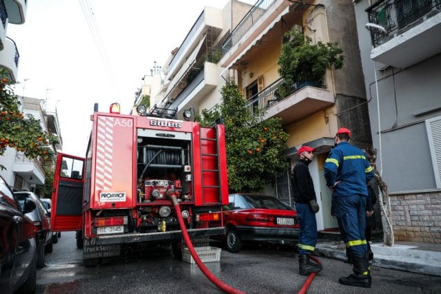 Πυρκαγιά σε διαμέρισμα πολυκατοικίας στην Καλλιθέα Αττικής