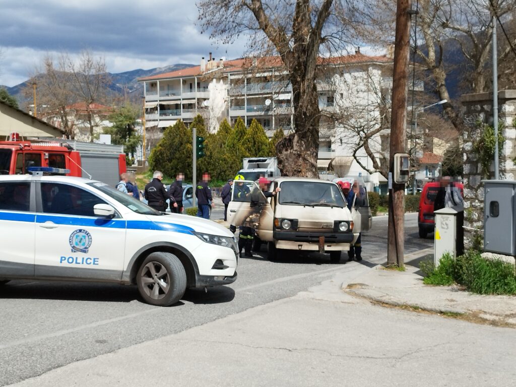 Πυρκαγιά σε Ι.Χ όχημα επί της Βορείου Ηπείρου στα Ιωάννινα