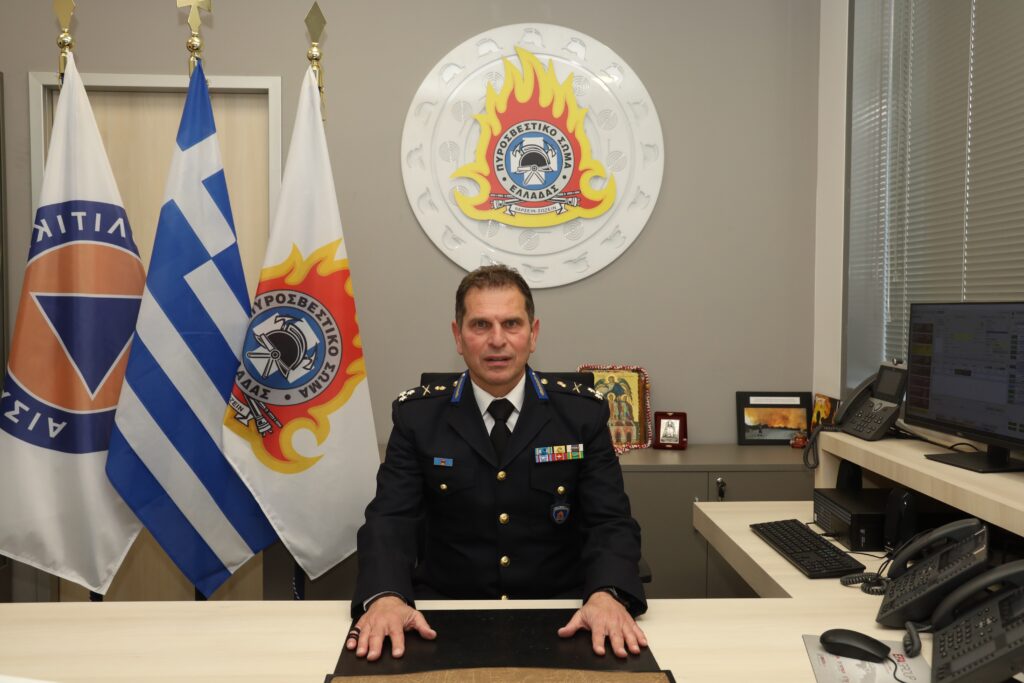 Ο Μάριος Αποστολίδης αποχαιρετά το Πυροσβεστικό Σώμα